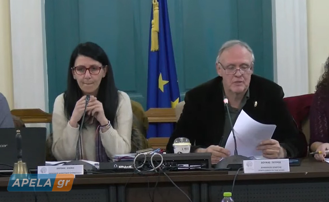 Ωσάν «χύτρα ταχύτητος» η Ελένη Δαράκη παρακολουθεί τα λεγόμενα του ...