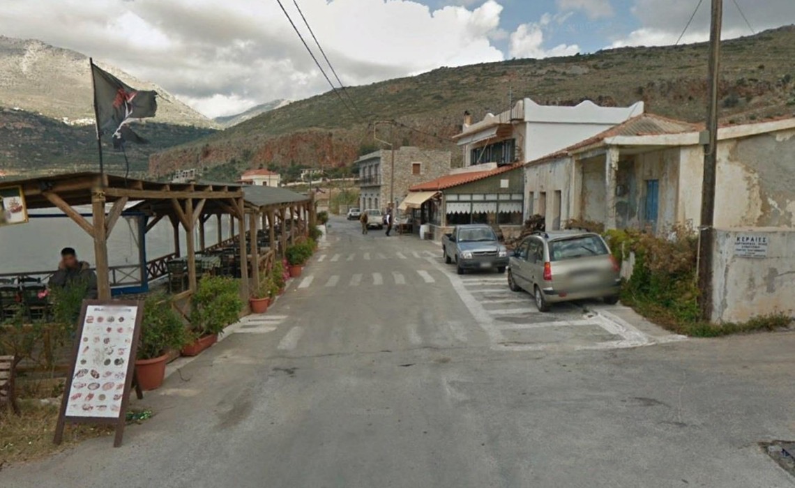 Μονοδρόμησαν τον παραλιακό δρόμο του Νέου Οιτύλου στη Μάνη | ΛΑΚΩΝΙΑ ...