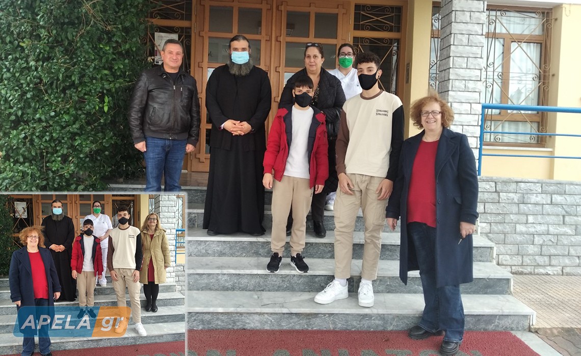 Μαθητές του 4ου Γυμνασίου Σπάρτης πρόσφεραν χριστουγεννιάτικα στολίδια ...